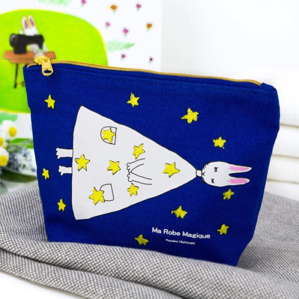 日本を代表するファンタジー絵本『わたしのワンピース』から、「わたしのワンピース ポーチ」の登場です。行く先々で絵柄の変わる魔法のワンピース。うさぎさんを囲む風景が、夢見るように模様となって変化してゆきます。こんなワンピースがあったら、どんな...