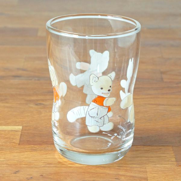 可愛くて目が釘付け♪ ごはんやおやつの時間がもっと楽しくなる、大好き絵本の「つよいこグラス」小さい子から大人まで、多くの人に愛され続けている絵本『こんとあき』が、毎日つかうのにピッタリな「つよいこグラス」になりました！絵本ナビでしか買えない...