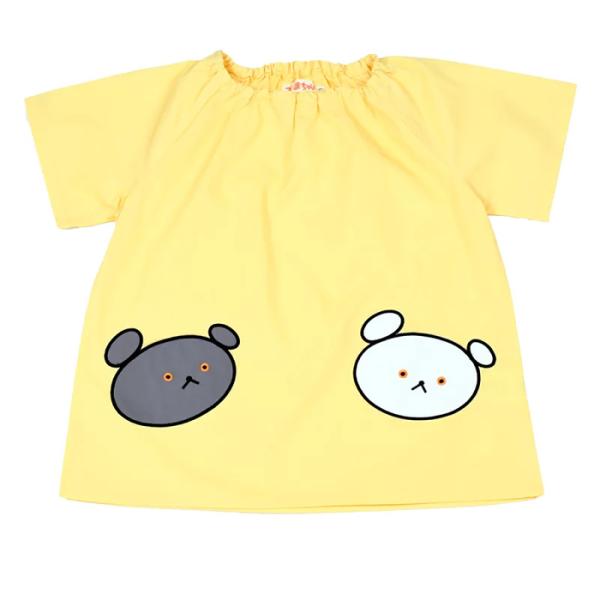 ロングセラー！「こぐまちゃん絵本」シリーズの半袖スモックです。なんといってもポイントは、こぐまちゃんとしろくまちゃんのお顔の刺繍アップリケ！　ポケットになっていて、小さめのハンカチやティッシュが入れられます。首まわりはゴムで、頭からかぶるだ...