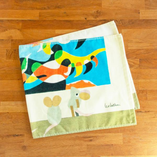 レオ・レオニの人気絵本『マシューのゆめ―えかきになったねずみのはなし』のフェイスタオルです。絵本のイラストをそのままプリントし、いつでもその名場面を楽しめます。お祝いなどのプレゼントにもオススメです【サイズ】34x80cm【素　材】綿100...