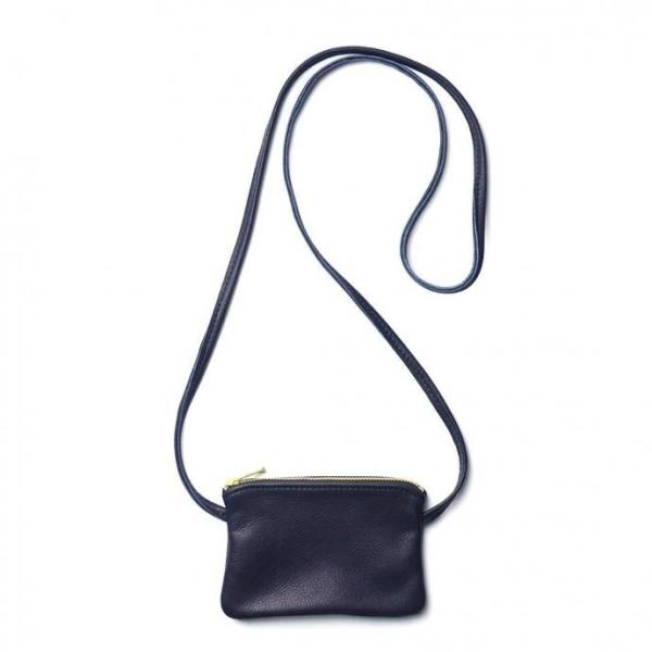 ブランド：MOONSHINE LEATHER COMPANY（ムーンシャイン レザーカンパニー）カラー：ネイビーサイズ：幅約15m 高さ約10cmストラップ：約137cm素材：牛革