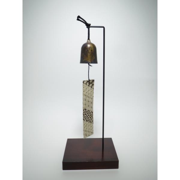 砂張風鈴(中)と風鈴用掛台(欅)のお得なセットです。