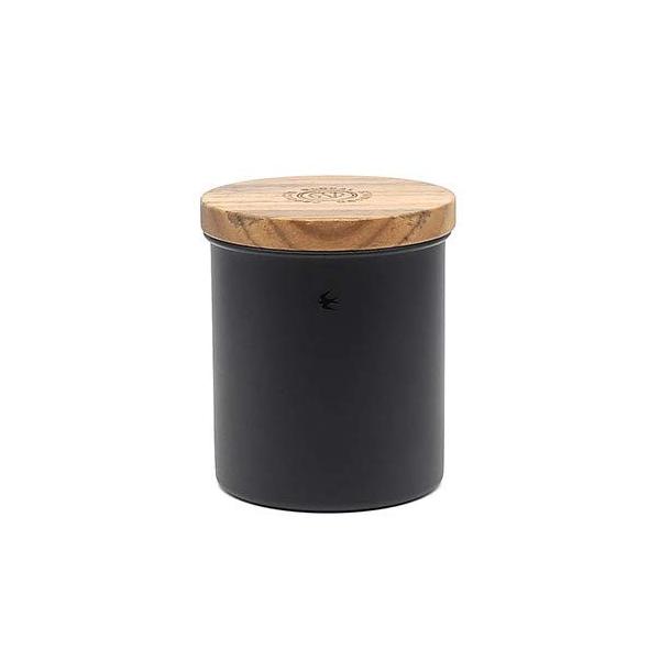 ※併売のため、在庫切れの際はご了承ください。発送委託により倉庫業者がお届けする場合がございます※サイズ：本体 / 幅8.5 × 高さ9.5 × 奥行8.5 (cm)素材：[本体]ステンレス・粉体塗装、[木蓋]チーク材生産：日本、パッケージ：...