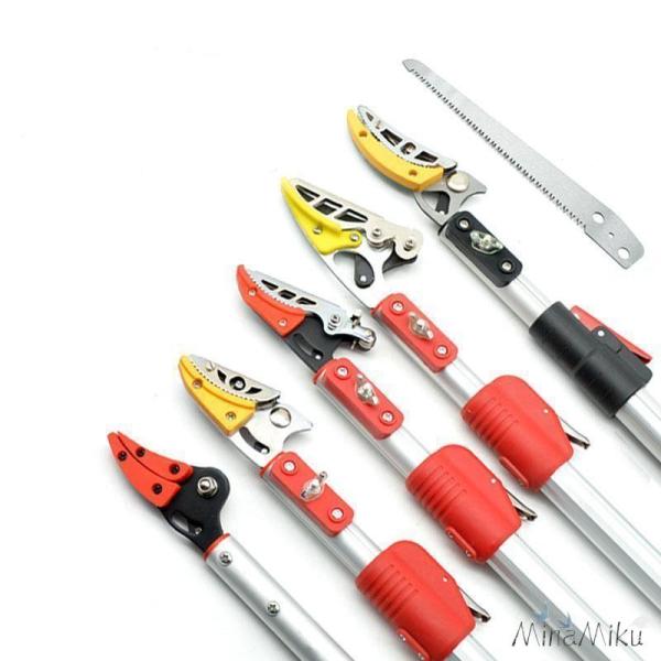 【フルーツピッカー機能】キャッチ機能が付いているため、カットした枝や果実を落とさず掴んだまま回収できます。【伸縮式】3段階伸縮式で、最長5mまで伸ばすことができます、フルーツピッキング、家庭、果樹園、公園、庭園、高所の切断作業などに最適です...