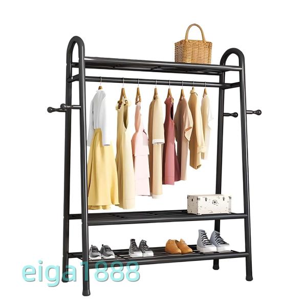 強化構造の洋服ラック ハンガーラック本体は太管径ステンレス製。台形設計で服収納時の安定性を確保。洋服ラックとして重いコート類も安心。3層収納のハンガーラック 2段棚+天板で服収納効率化。洋服ラック上部に季節物、棚にバッグ/靴を分類。両側フッ...