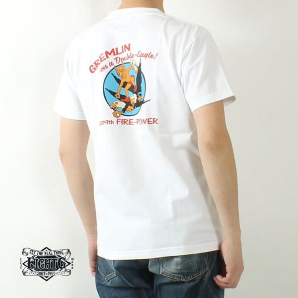 エイトジーの2025年春夏コレクション、プリントTシャツ"GREMLIN MILLITARY DESIGN"です。第339戦闘飛行隊をモチーフとしたミリタリーデザインとなっていて、2羽の鷲(DOUBLE EAGLE)に乗るグレムリンのキャッ...