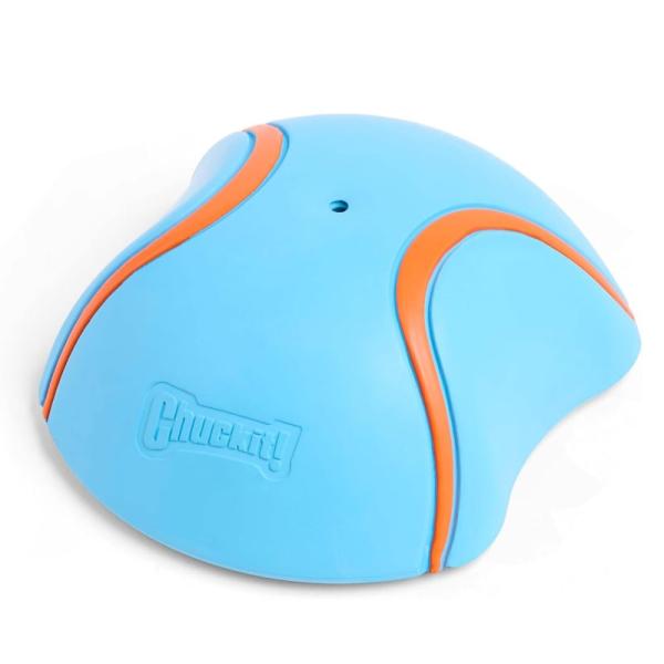 「チャキット インドア スライダー(Chuckit! Indoor Super Slider)」は、愛犬と室内でより楽しく遊べるように設計されたスライディングタイプの犬用おもちゃです。フローリングだけでなくカーペットでもスムーズにすべるツル...