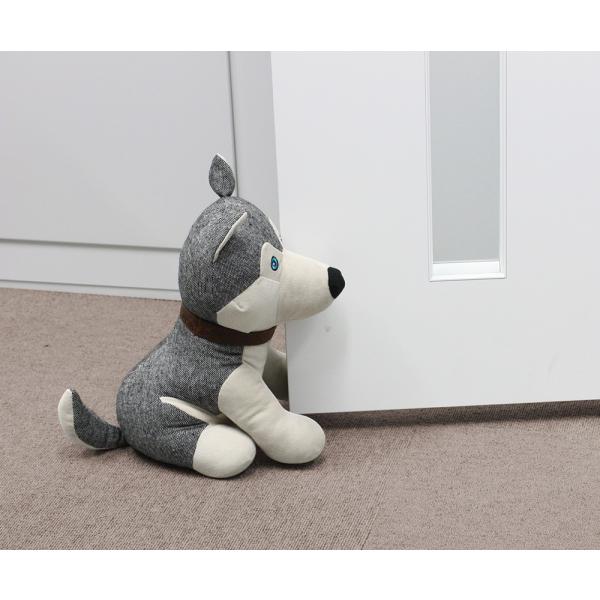 [サイズ] 約幅22.5×奥行18.5×高さ24cm[重　量] 約1.1kg[材　質] 生地：ポリエステル中材：砂[種　類] いぬ、くま[生産国] 中国[送　料]　送料無料/北海道・沖縄他離島地域は別途送料必要[発送日目安]　1〜2営業日（...