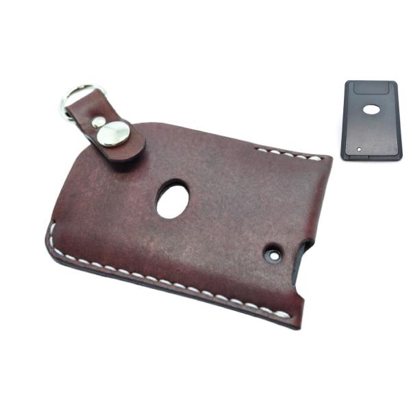 メイン素材: レザー車種：トヨタ　ハリアー60系　カードキータイプ車用状態：新品生産：日本製（Einfach製）素材：姫路産レザー国産牛Ａランク〜数量：1個（ケース以外は見本です）大好評いただいております、トヨタハリアー60系のカードキ−レ...