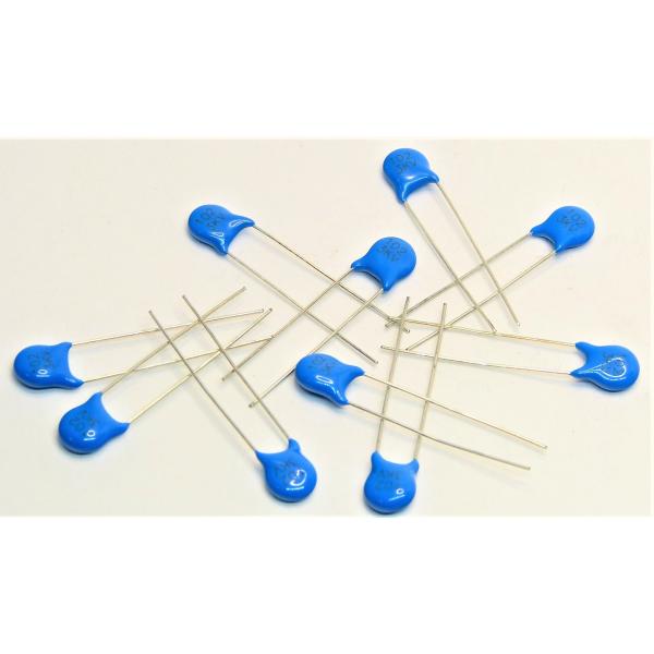 高耐圧セラミックコンデンサ 102(1000pF) 3kV 10個です。誤差±10％ばら売りや混合売りは致しておりませんのでご了承下さい。少々のリード曲がりありです。23時までのご注文で当日発送いたします（店休日を除く）発送作業は深夜に行っ...