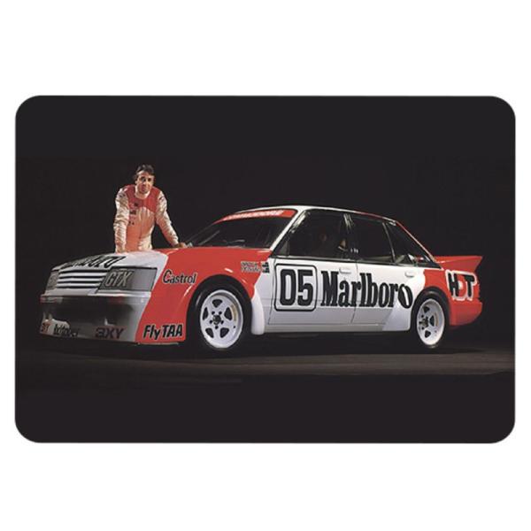 インテリアおしゃれ雑貨として大人気のアメリカンサインボードです。お部屋・ガレージ・お店・カフェ・店舗インテリアのイメージ作りやイメージアップ、ディスプレイ、お部屋のインテリア、壁飾り、催し物、など幅広く活躍します！四隅に掛けやすいように穴が...