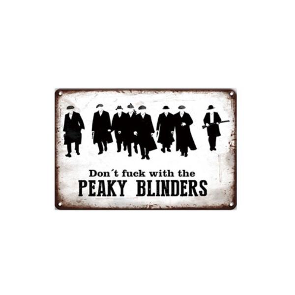 インテリアおしゃれ雑貨として大人気のアメリカンサインボードです。お部屋・ガレージ・お店・カフェ・店舗インテリアのイメージ作りやイメージアップ、ディスプレイ、お部屋のインテリア、壁飾り、催し物、など幅広く活躍します！四隅に掛けやすいように穴が...