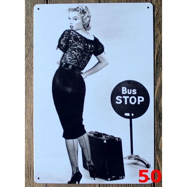 ■サイズ　20cm*30cm四隅に穴が開いているので飾り付けも簡単にできちゃいます！置くだけで、アメリカンレトロ、アメリカンヴィンテージな空間をお手軽に演出できます。インテリアおしゃれ雑貨として大人気のアメリカンサインボードです。アメリカン...