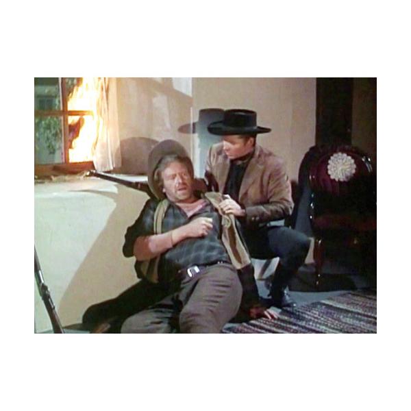 容赦なく火を噴く怒りと復讐の銃口