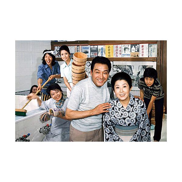 東京・五反田にある「松の湯」。ここのおかみさん・森光子を中心に個性豊かな俳優たちが繰り広げる人間模様に、毎週夢中になっていた。「おかみさ〜ん、時間ですよ」の掛け声を発する堺正章、亭主運に恵まれないヤモメの悠木千帆…にぎやかな面々が懐かしい。...