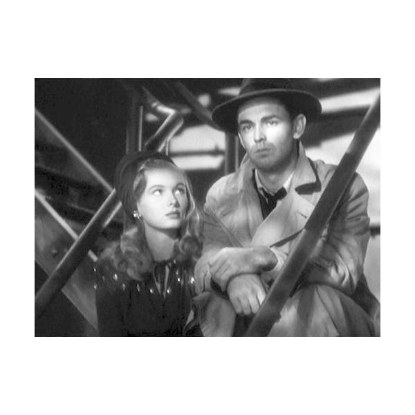 「真昼の暴動」をはじめ、サスペンス映画の傑作集10選。ボックス内容（日本語字幕）■ 真昼の暴動 98分／モノクロ／1947年■ 激 怒 92分／モノクロ／1936年■ 仮面の米国 93分／モノクロ／1932年■ 拾った女 80分／モノクロ／...