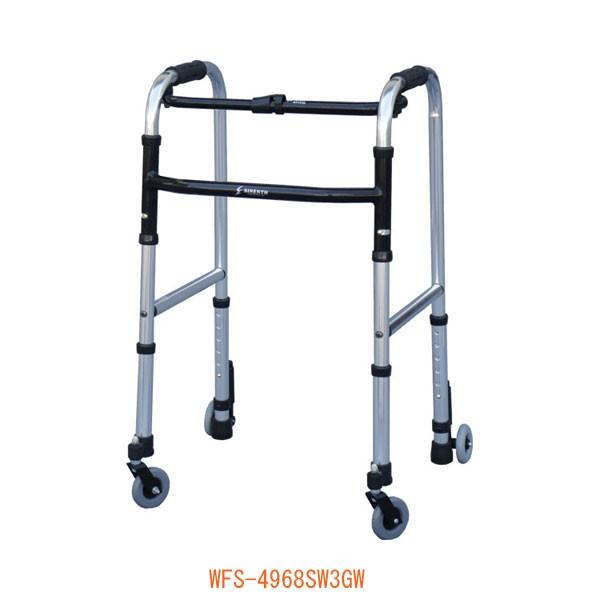 ・全幅49cm仕様のスリムサイズ歩行器のキャスターモデル。・日本人の体格に合わせたニュースタンダード歩行器。・前輪・後輪3インチキャスタータイプ。・使用しない時は折りたたんで収納できます。・6段階に高さ調整が可能です。●サイズ／幅54×奥行...