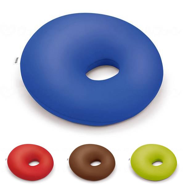 ・ベッドでも車いすでも、ちょうどいい大きさとフォルム。・穴が空いているのがいい！・厚みの違いがいい！・ありそうでなかった8°傾斜。・身体に差し込みするだけで、体圧を広面積で受け止める理想の30°傾斜が容易にできます。