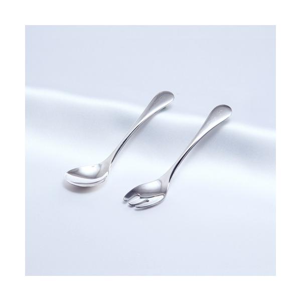 出産祝い お食い初めに 名前が入って喜ばれる。日本の職人が作る純銀 ベビー スプーン ＆ フォーク　純度95％、かたちが可愛いロングセラーです。どんどん使って傷が付いてこそ本当の記念の品になります。食事の度に使って欲しい逸品です。プレゼント...