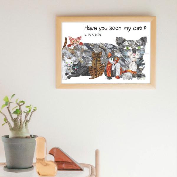 商品説明 世界中で愛され続ける『はらぺこあおむし』などの代表作を持つ 人気絵本作家 エリック・カール の B4サイズポスター額装セットは、どんなお部屋にも明るさと楽しさをもたらすアイテムです。このポスターは鮮やかなイラストが特徴で、子ども部...