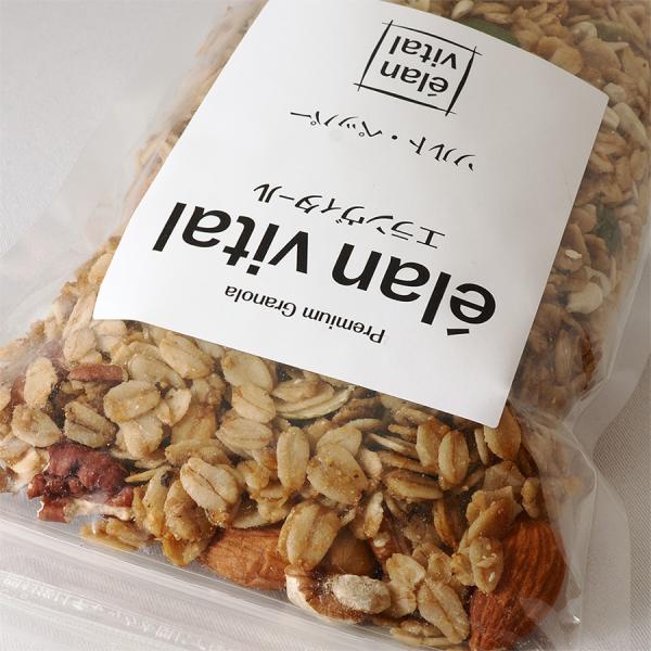 蜂蜜とフランス産の自然塩で焼き上げ、香り豊かなブラックペッパーをパック直前に挽いており、かぼちゃとひまわりの種を加え食感にもこだわりました。他とのブレンドにもおすすめです。栄養成分表示　１袋（200g当たり）・エネルギー　1,003Kcal...