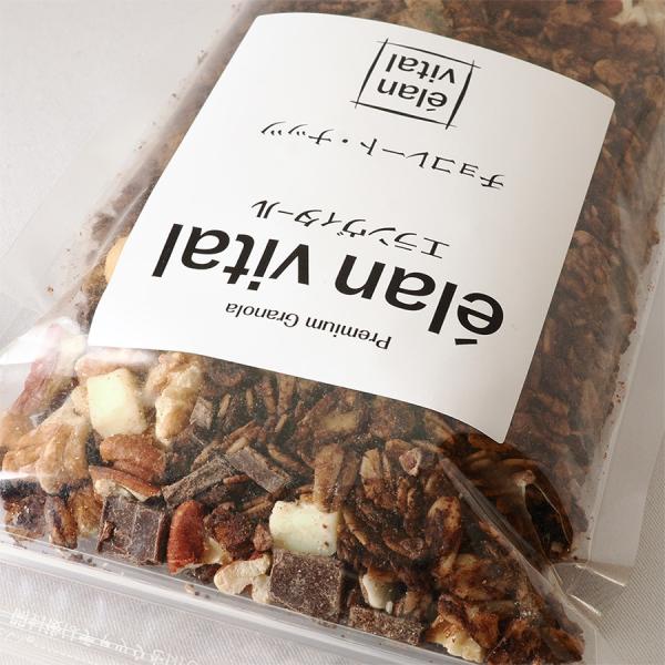 有機オーツ麦にココアをたっぷりと混ぜ合わせ、チョコ・ダークチョコ・カカオニブをブレンドしました。ナッツの食感とカカオの味、香りが絶妙なバランスです。栄養成分表示　１袋（500g当たり）・エネルギー　2,573Kcal・タンパク質　54.0g...