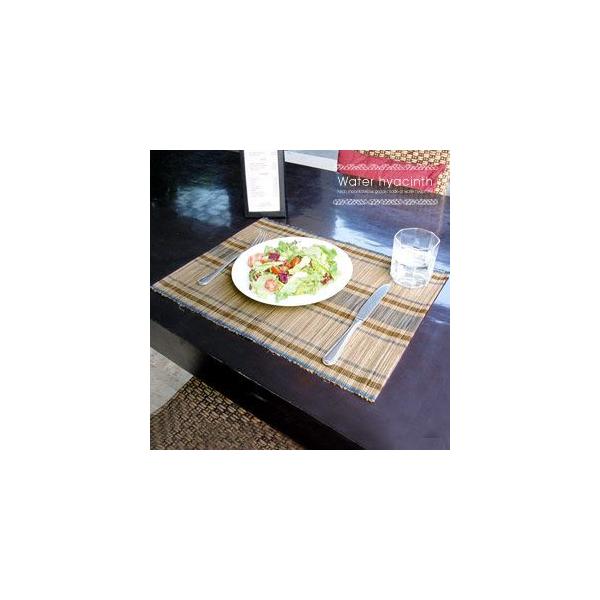 ナチュラルなカラーが独特でアジアンな雰囲気たっぷりのアジアンランチョンマット。日常使いにはもちろん、来客時などのおもてなし用にもピッタリ♪大きめサイズですので、オブジェの下にひいたり、インテリアとして飾ったりとランチョンマット以外にも使えま...