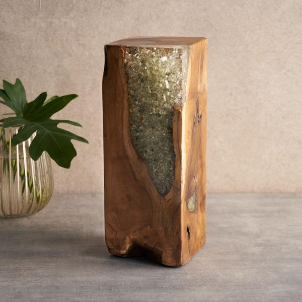 ■サイズ(cm)約 W 12 × D 12 × H 32※多少サイズは前後します。■重量約 4kg■素材チーク材、ガラス、レジン■生産国インドネシア■ご注意※節・色むら・黒ずんだ色などチークの持つ特徴が表面に出る事があります。また、天然木の...