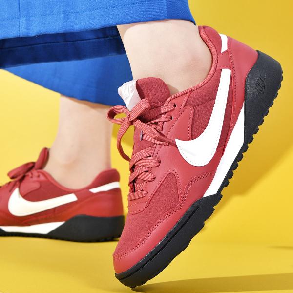 NIKE ナイキ TERRA MANTA テラマンタレディース・婦人・女性・メンズ・紳士・男性・男女兼用・ユニセックスレトロなスタイルを保ちながら、外観に新鮮なアプローチを提供します。テキスタイルとレザーのアッパーは、これまでのクラシックに...