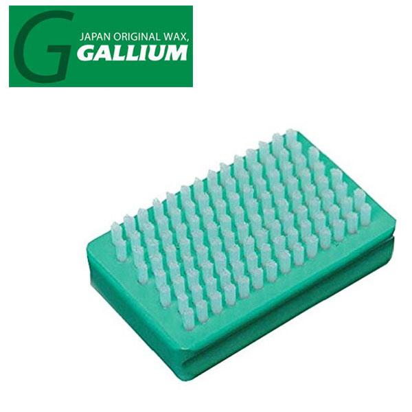GALLIUM(ガリウム)ナイロンブラシ　TU0164ホットワクシング→スクレーピング→ボアブラシの後に使用するブラシホットワクシングの後、ボアブラシの次に使う事で、滑走面の表面に残ったワックスを薄く均等に延ばす事ができます。また、生塗りワ...