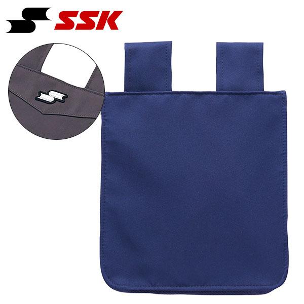 SSK（エスエスケイ） 審判用ボール袋ハケ収納式。硬式・軟式球6個、ソフトボール3号球3個収納可能。●ポリエステル●約250mm×約235mm※ご注文後、メーカー・代理店にお取り寄せ致します。メーカー在庫切れ・廃盤などが生じた場合、やむを得...