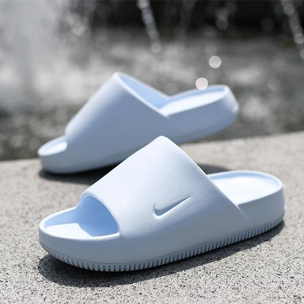 NIKE ウィメンズ ナイキ カーム スライドレディース・婦人・女性いつもどこでも、穏やかで快適な履き心地。柔らかなフォーム素材で足をサポートするミニマルなデザイン。ソックスを履いても履かなくても、コーディネートしやすいスライドです。テクス...