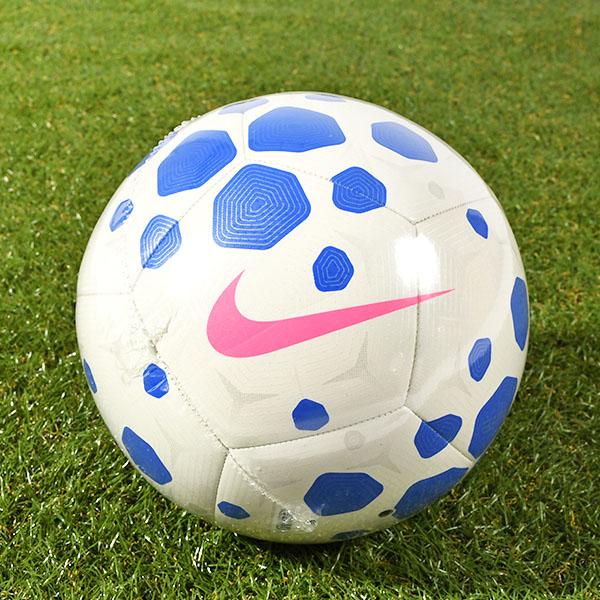 NIKE ナイキ ピッチナイキ ピッチ ボールは、初心者のトレーニングセッションやフットワークの強化に最適。12パネルデザインと耐久性に優れたケーシングにより、どれだけ練習に使っても安定した形状と耐久性が持続します。4号球ラバー60％、ポリ...