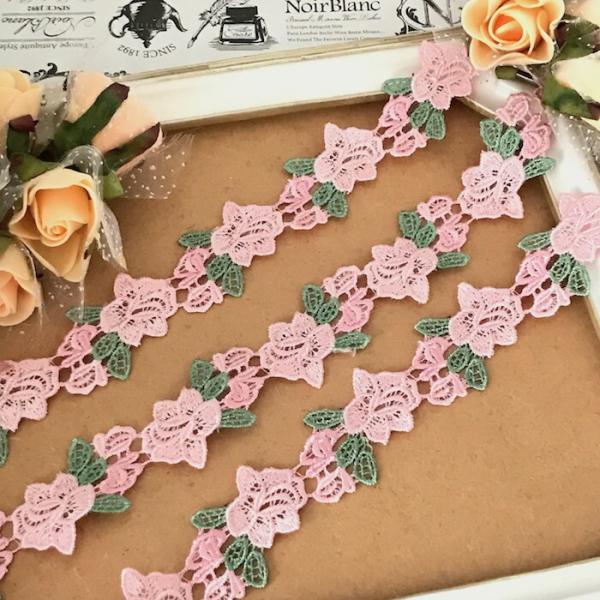 張りがあるピンクの花の刺繍レースになります。切り離してモチーフとしても使って頂けます。ワンピース、新体操、社交ダンス、バトントワリング、レオタード、ベリーダンス、フィギュアスケート、バレエ衣装、ドレス、服飾、ステージ衣装、舞台衣装、ハンドメ...