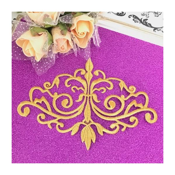 アイロン接着できるゴールドの刺繍ワッペンモチーフになります。新体操、社交ダンス、バトントワリング、レオタード、ベリーダンス、フィギュアスケート、バレエ衣装、ドレス、ステージ衣装、手作り制作などにお使いいただけます。※ アイロン接着or縫い付...