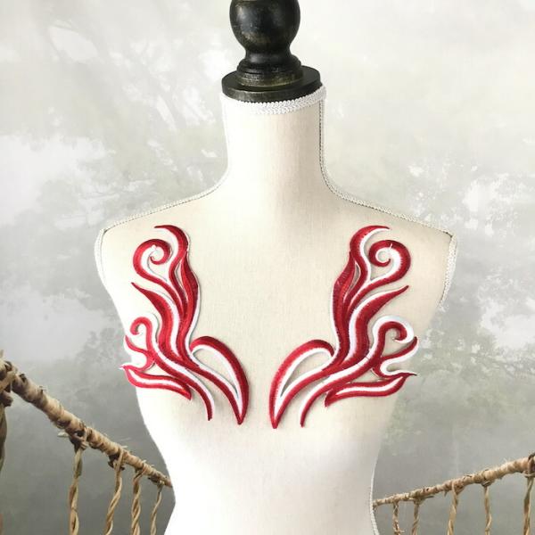 アイロン接着できる衣装用刺繍モチーフセットです。新体操、社交ダンス、バトントワリング、レオタード、ベリーダンス、フィギュアスケート、バレエ衣装、ドレス、服飾、ステージ衣装、舞台衣装、ハンドメイド材料などにお使いいただけます。アイロン接着or...