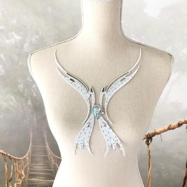 レオタード バトン 衣装 モチーフ ホワイト ラインストーン付き 花 アイロン接着可 ワッペン アップリケ アイロン用 ダンス 衣装 装飾 新体操 バレエ衣装 舞台衣装 ステージ衣装 ダンス衣装 社交ダンス フィギア衣装