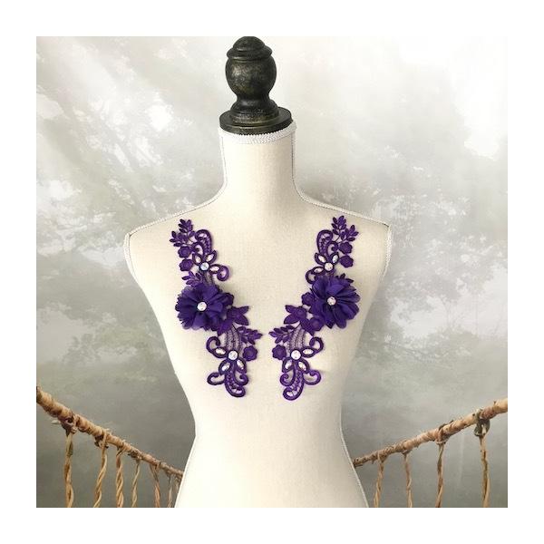 ラインストーンと花付きモチーフセットです。新体操、社交ダンス、バトントワリング、レオタード、ベリーダンス、フィギュアスケート、バレエ衣装、ドレス、ステージ衣装、ハンドメイド材料などにお使いいただけます。カラー: パープルサイズ：H26cm ...