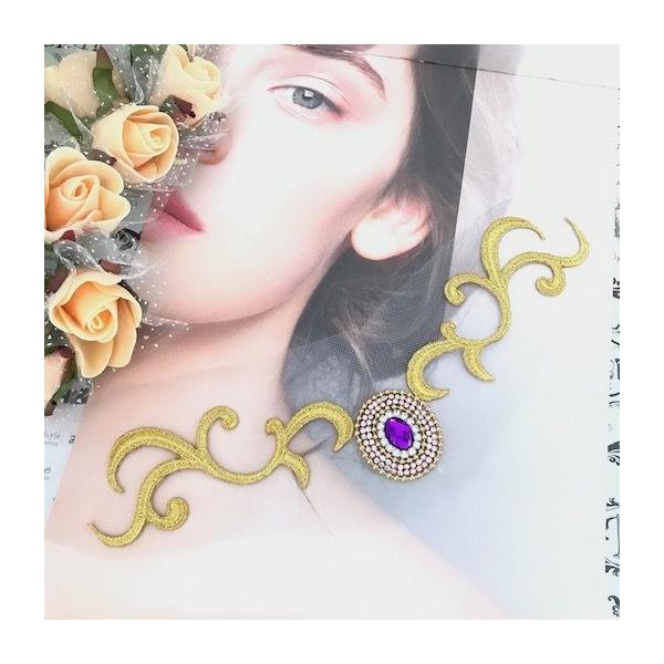 パープルカラーストーンが美しく輝いています♪チュールにパープルのストーンペンダントとゴールドのアップリケを施したネックラインモチーフになります。美しいラインできれいなシルエットを実現！ラインストーンを付けるのが苦手な方にも便利です。社交ダン...