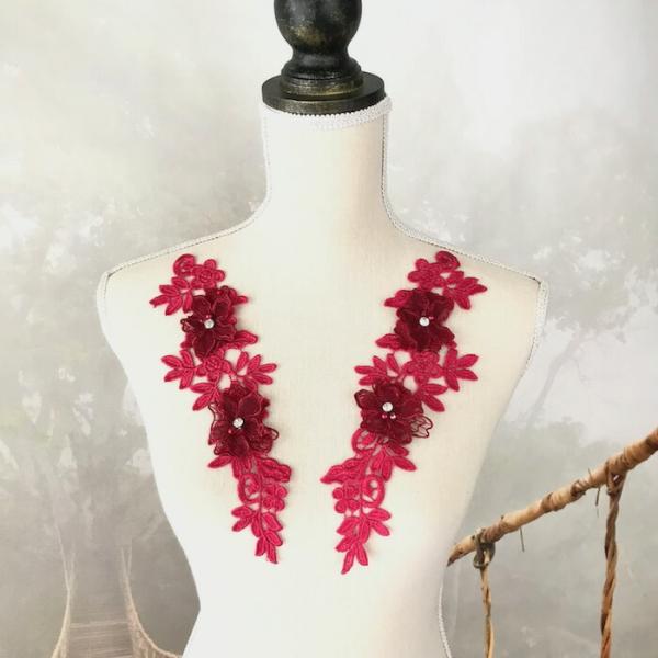 ストーンが付き立体的なお花のモチーフセットです。新体操、社交ダンス、バトントワリング、レオタード、ベリーダンス、フィギュアスケート、バレエ衣装、ドレス、服飾、ステージ衣装、舞台衣装、ハンドメイド材料などにお使いいただけます。サイズ：H26c...