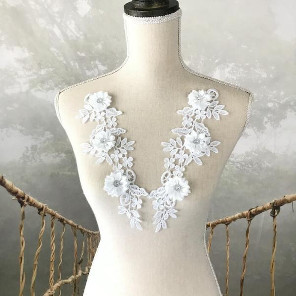 エレガントなお花とストーン付きのレースモチーフセットです。新体操、社交ダンス、バトントワリング、レオタード、ベリーダンス、フィギュアスケート、バレエ衣装、ドレス、服飾、ステージ衣装、舞台衣装、ハンドメイド材料などにお使いいただけます。サイズ...