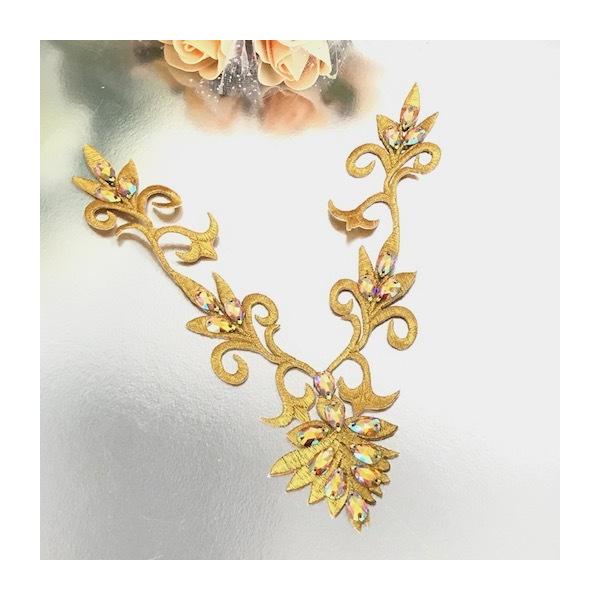 アイロン接着できるゴールドのラインストーン付き刺繍ワッペンモチーフになります。新体操、社交ダンス、バトントワリング、レオタード、ベリーダンス、フィギュアスケート、バレエ衣装、ドレス、ステージ衣装、手作り制作などにお使いいただけます。アイロン...