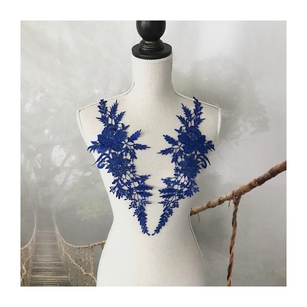 素敵なブルーカラーのお花の刺繍レースモチーフセットになります。新体操、社交ダンス、バトントワリング、レオタード、ベリーダンス、フィギュアスケート、バレエ、ドレス、ステージ衣装、ハンドメイド材料などにいかがでしょうか。サイズ：H38cm W1...