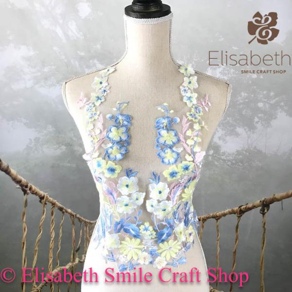 エレガントなお花の刺繍モチーフです。ワンピース、新体操、社交ダンス、バトントワリング、レオタード、ベリーダンス、フィギュアスケート、バレエ衣装、ドレス、服飾、ステージ衣装、舞台衣装、ハンドメイド材料などにお使いいただけます。サイズ：H47c...