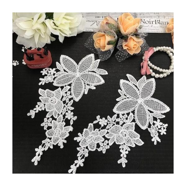 お花の白いレースモチーフセットになります。パールやビーズ、スパンコールを加えると個性的な雰囲気になります。ヘア飾り、新体操、社交ダンス、ウェディング、バトントワリング、レオタード、チアダンス、フィギュアスケート、バレエ、ドレス、ステージ衣装...