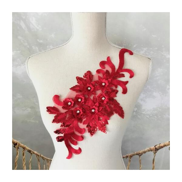 スパンコールとストーン付きのモチーフです。ワンピース、新体操、社交ダンス、バトントワリング、レオタード、チアダンス、フィギュアスケート、バレエ衣装、ステージ衣装、ハンドメイド材料などにお使いいただけます。サイズ：H38cm W18cmカラー...