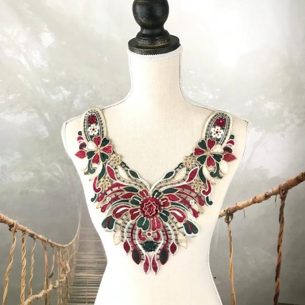 お花模様のネックラインレースモチーフになります。各種イベント、社交ダンス、ドレス、ステージ衣装、舞台衣装、新体操、バトントワリング、レオタード、演劇、ミュージカル、ベリーダンス、フィギュアスケート、バレエ衣装、ウェディング、パーティーなど、...