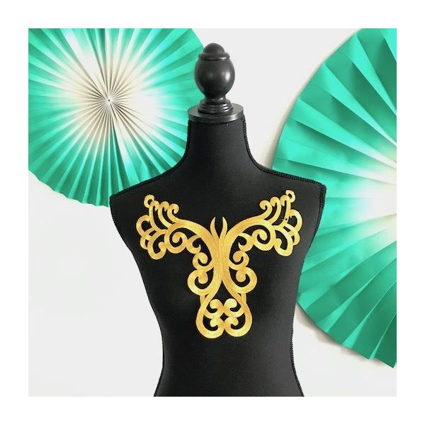 アイロン接着できるゴールドの刺繍ワッペンモチーフになります。新体操、社交ダンス、バトントワリング、レオタード、ベリーダンス、フィギュアスケート、バレエ衣装、ドレス、ステージ衣装、手作り制作などにお使いいただけます。※ アイロン接着or縫い付...