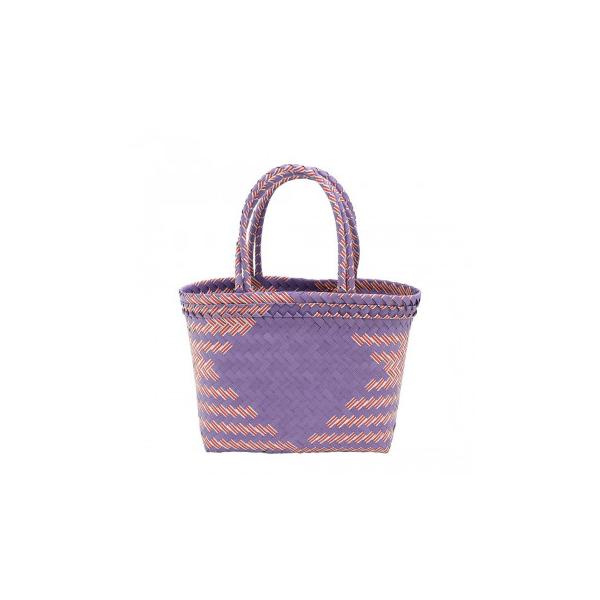 2色のカラーがミックスした可愛い配色のパサールバッグ。普段使いなら、このサイズのバッグが丁度いい。コンパクトだけど、たくさん収納できる、程よいサイズ感が人気です。PASAR(パサール)はインドネシア語で市場。パサールバッグとは、バリの女性た...