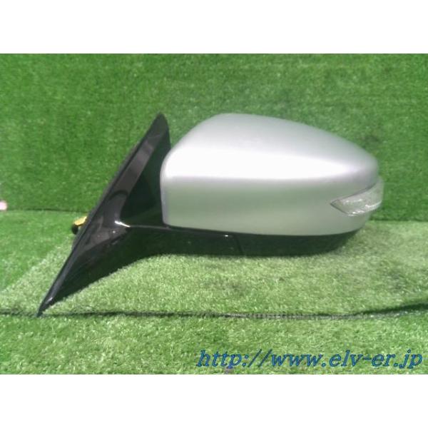 **** 商品説明を必ずご確認ください ****部品管理番号：221125001113600メーカー純正品番：96302-3TU5A部品名：左サイドミラー部品メーカー品番：K002部品区分：リサイクル品管理品番：B7130車名：ティアナ車両...